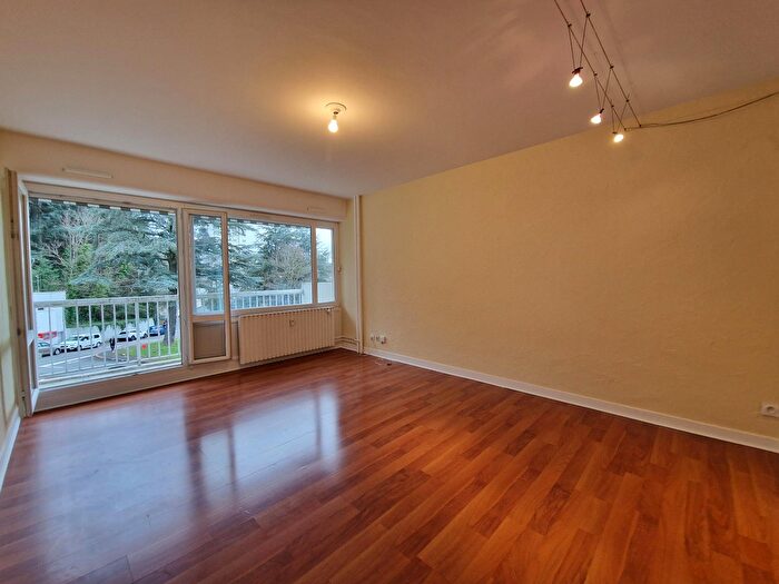 Appartement à louer - Saint-Étienne, La Métare, Le Portail Rouge, Fauriel, Villeboeuf - 3 pièces - 2 chambres