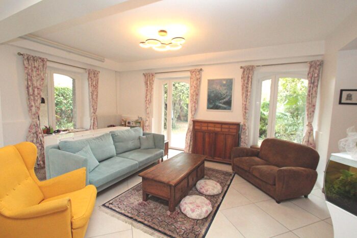 Maison à vendre - Alès, Centre-ville - 8 pièces - 6 chambres