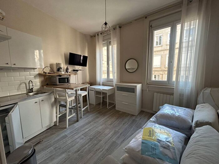 Appartement 1 pièce à Saint-Étienne, à louer