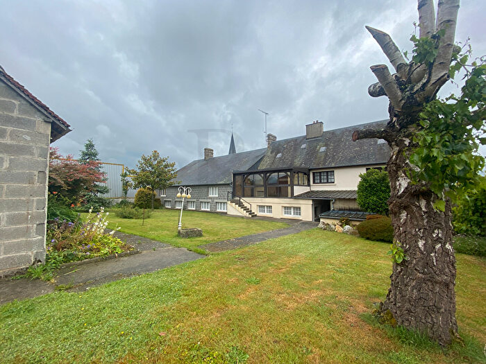 Maison à vendre - Saint-Roch-sur-Égrenne - 16 pièces - 5 chambres