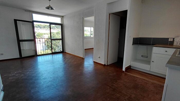 Appartement 2 pièces à Salon-de-Provence, Hautes Viougues, Saint-Come, Pavillon, à louer