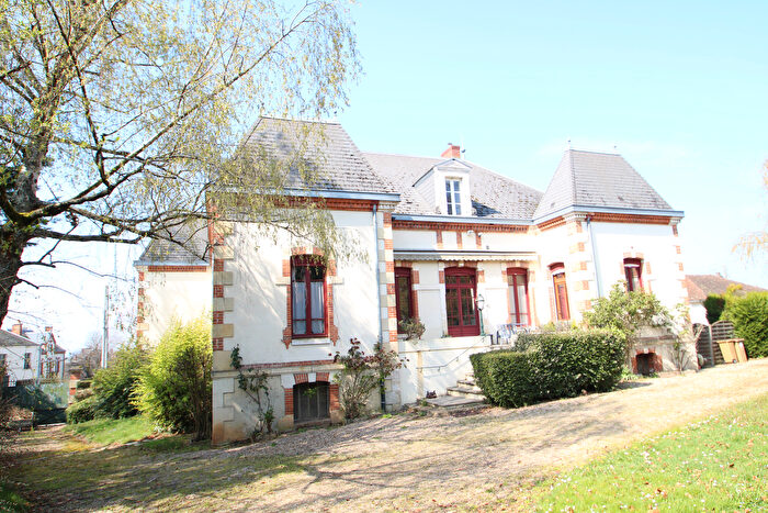 Maison à vendre - Bourbon-Lancy - 7 pièces - 5 chambres