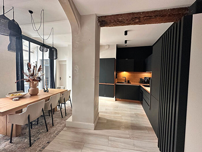 Appartement à vendre - Avignon, Palais des Papes, Zone Piétonne - 3 pièces - 2 chambres