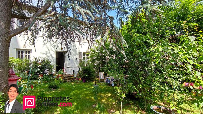 Maison à vendre - Thizy - 10 pièces - 4 chambres