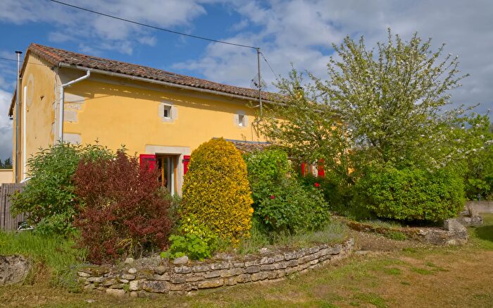 Maison 7 pièces à vendre - Mairé-Levescault