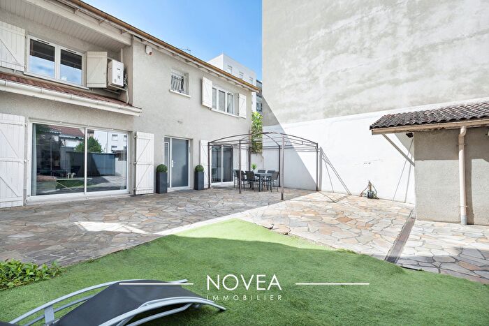 Maison 5 pièces à vendre - Villeurbanne, Gratte Ciel