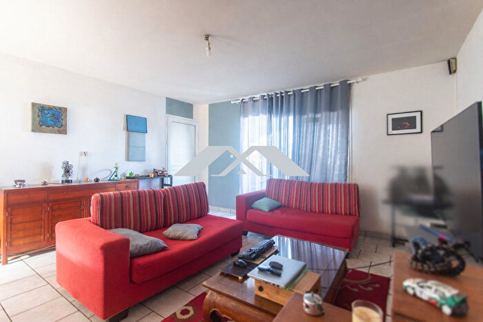 Appartement à vendre - Le Tampon, Trois Mares - 3 pièces - 2 chambres