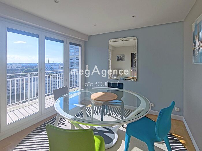 Appartement 4 pièces à vendre à Quartiers Centre, Colombier