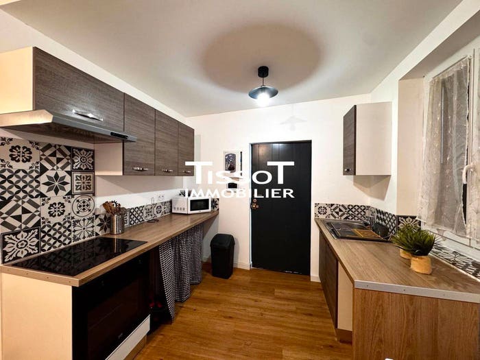 Casernes, Nîmes : Appartement 2 pièces à louer