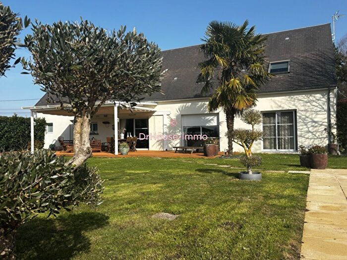 Maison à vendre - Vennecy - 8 pièces - 4 chambres