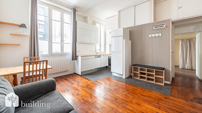 Appartement à vendre - Paris e , La Fourche, Guy Moquet - 2 pièces - 1 chambre