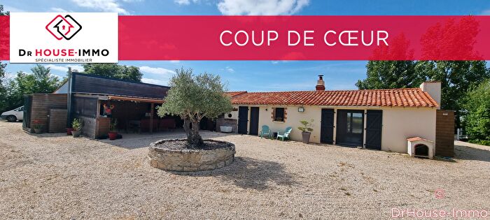 Maison à vendre - Le Poiré-sur-Velluire - 7 pièces - 4 chambres