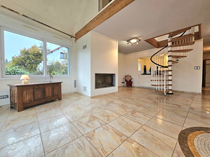 Maison à vendre - Saint-Fuscien - 8 pièces - 6 chambres