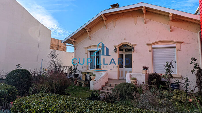 Maison à vendre - Riorges - 4 pièces - 3 chambres