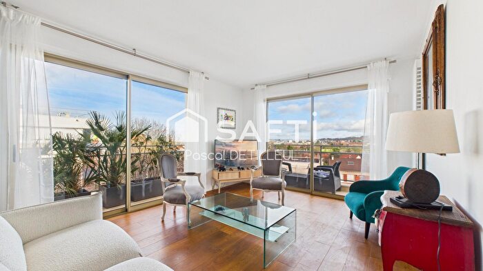 Appartement à vendre - Garches, Centre-ville, Mairie - 5 pièces - 3 chambres