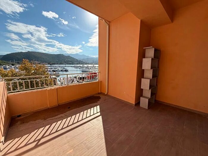 Appartement à louer - Saint-Florent - 3 pièces - 2 chambres