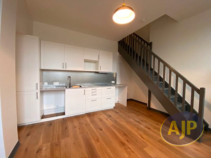 Appartement à louer - Bordeaux, Saint-Pierre - 2 pièces - 1 chambre