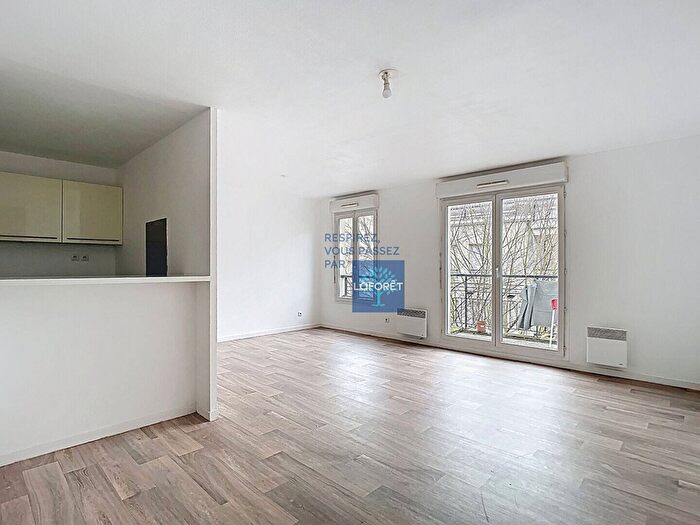 Appartement à louer - Gournay-Jaurès-Gare, Creil - 3 pièces - 2 chambres