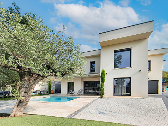 Maison à vendre - Salaise-sur-Sanne - 5 pièces - 4 chambres