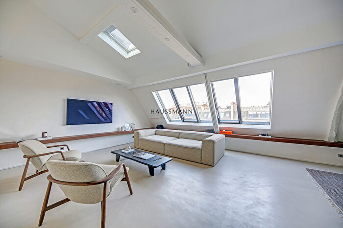 Appartement 3 pièces à louer à Paris 8ème, Triangle d'Or