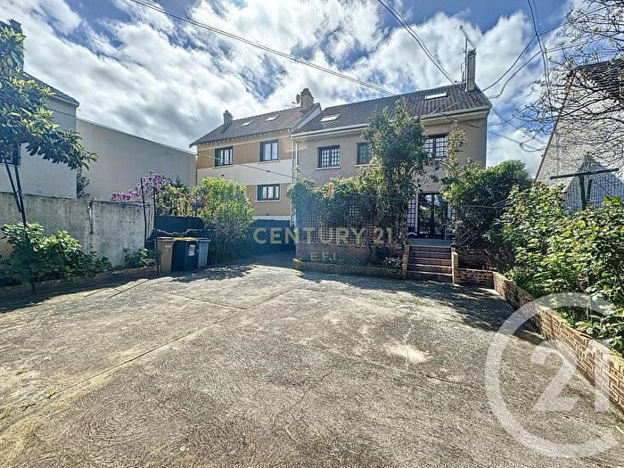 Maison à vendre - Neuilly-Plaisance, Eglise, Gare - 8 pièces - 6 chambres