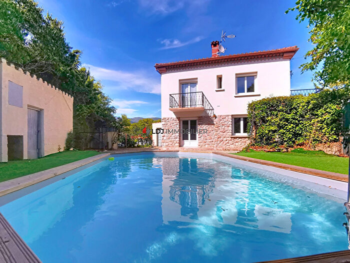 Maison à vendre - Prades - 6 pièces - 5 chambres