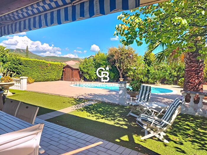 Maison à vendre - Roquebrune-sur-Argens, La Bouverie - 4 pièces - 3 chambres