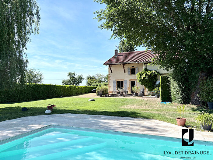 Maison 9 pièces à vendre à Saint-Pierre-la-Noaille