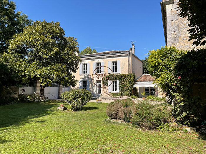 Touvre - Maison 8 pièces à vendre