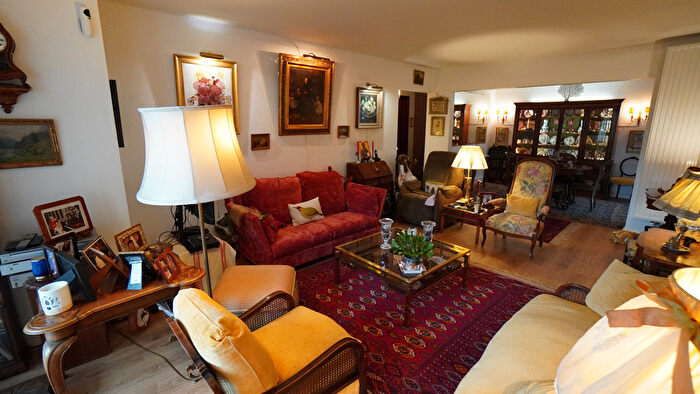 Appartement 4 pièces à Noisy-le-Roi, à vendre