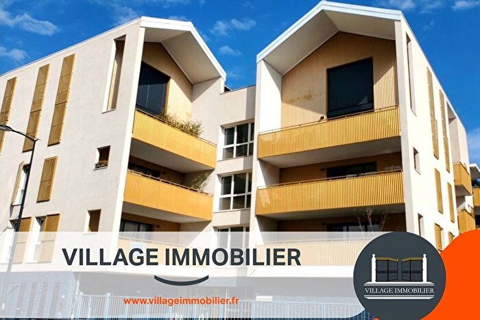 Appartement 2 pièces à Décines-Charpieu, Champ Blanc, à vendre