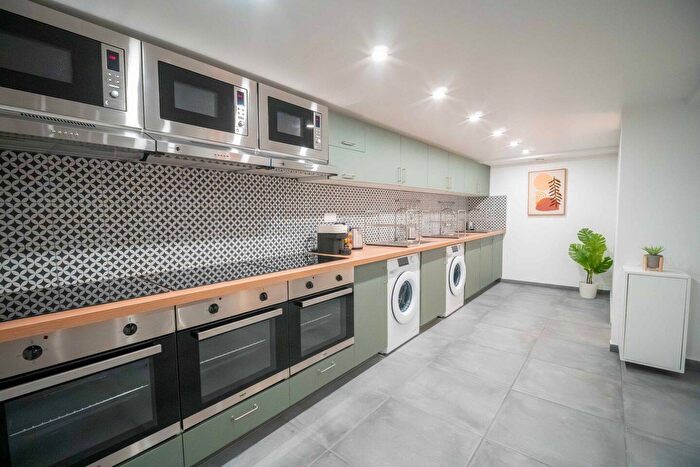 Appartement à louer - La Fontaine Blanche, Savigny-sur-Orge - 1 pièce