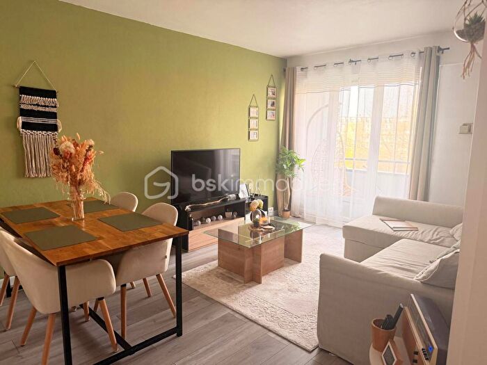 Appartement à vendre - Saint-Fargeau-Ponthierry - 3 pièces - 2 chambres