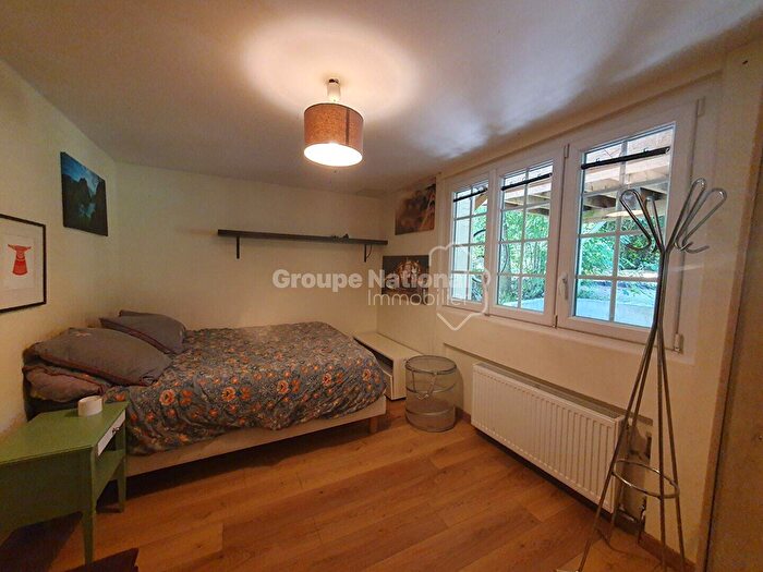 Père Komitas, Chaville : Appartement 1 pièce à louer