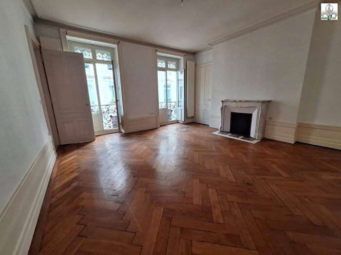 Appartement 5 pièces à louer à Centre, Chapelle des Buis, Besançon