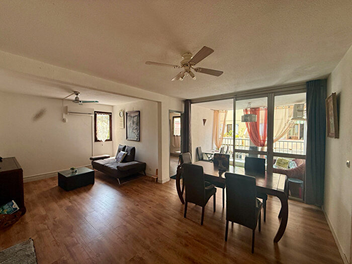 Appartement à vendre - Saint-Paul, Saint-Gilles les Bains - 3 pièces - 1 chambre