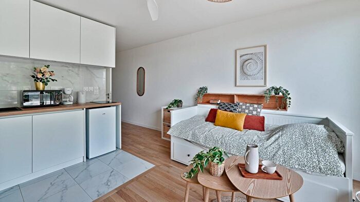 Appartement à louer - Patay-Masséna, Paris ème arrondissement - 1 pièce