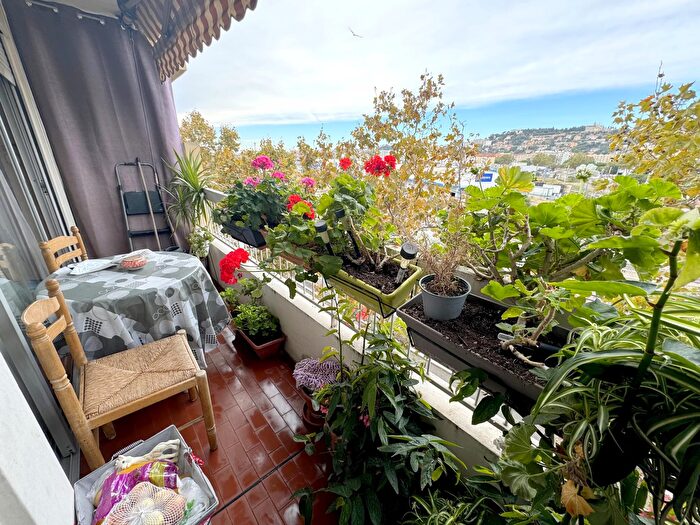 Appartement à vendre - Nice, Saint-Roch - 3 pièces