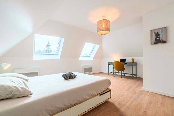 Appartement à louer - Centre-Neuf Bourg-Quesnoy-Delsaux-Musée-Cannoniers-Gare, Valenciennes - 1 pièce