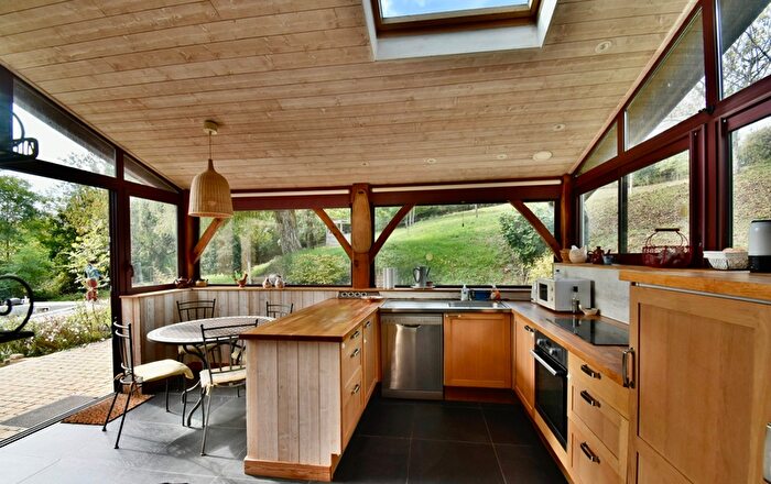 Maison à vendre - Le Tourne - 6 pièces - 4 chambres