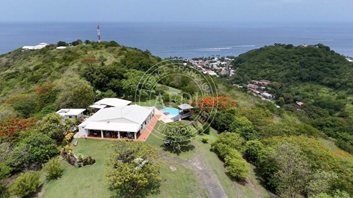 Maison à vendre - Le Carbet - 9 pièces - 6 chambres