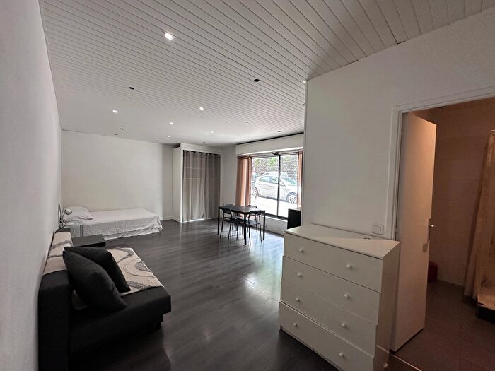 Appartement à louer - Le Kremlin-Bicêtre, Les Coquettes, Les Plantes - 1 pièce