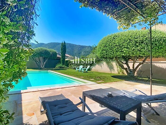 Maison 7 pièces à Maubec, à vendre