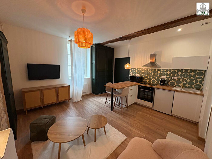 Appartement à vendre - Beaune, Centre-ville - 2 pièces - 1 chambre