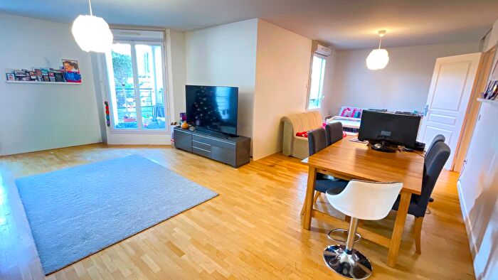 Garches, Centre-ville, Mairie : Appartement 5 pièces à vendre