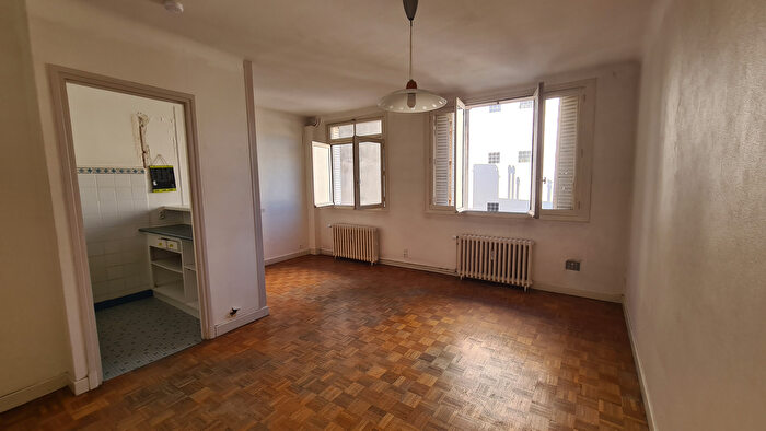 Appartement à vendre - Brive-la-Gaillarde, Le Rocher Coupé, Breuil, Malecroix - 1 pièce - 1 chambre