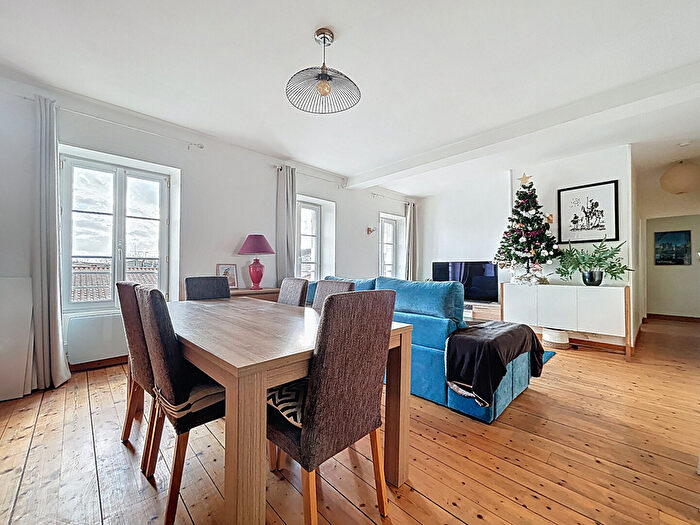 Appartement à vendre - Rochefort, Centre-ville - 4 pièces - 3 chambres