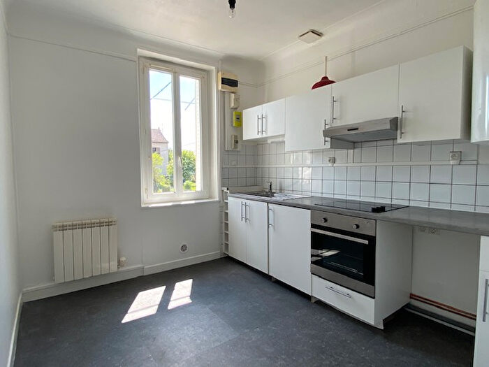 Appartement à louer - Le Creusot, Nord Est - 4 pièces - 2 chambres