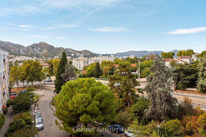 Appartement à vendre - Marseille e , La Pomme - 5 pièces - 4 chambres