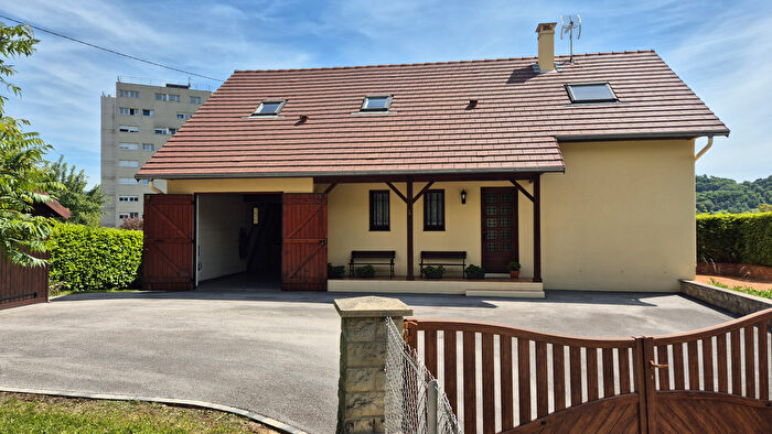 Lons-le-Saunier - Maison 5 pièces à vendre